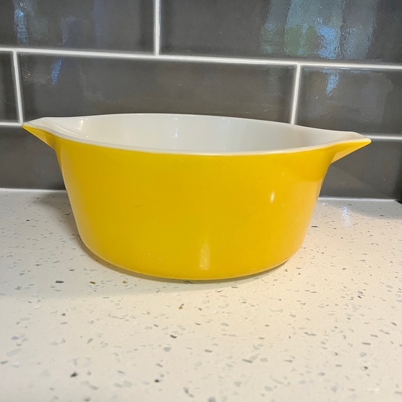 Pyrex | Kitchen | Vintage Pyrex Large Yellow Gold Casserole Dish No Lid ...